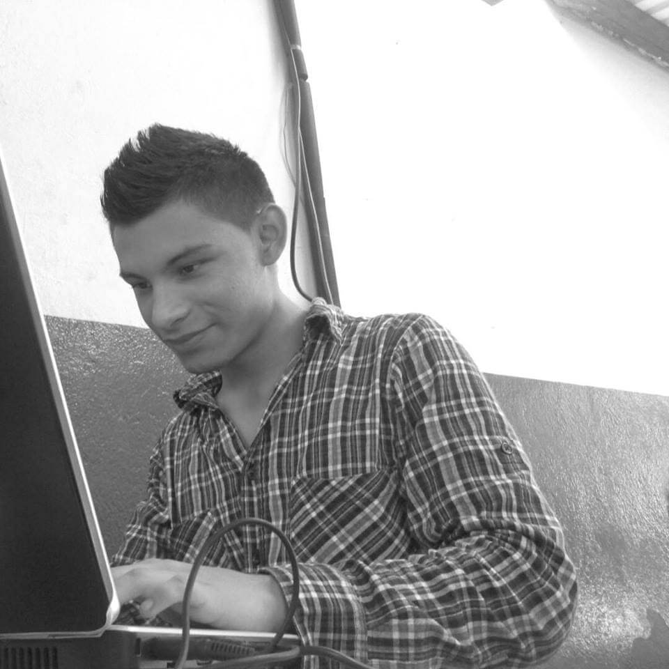 ¡Haz presencia! en Internet con Irvin Burgos